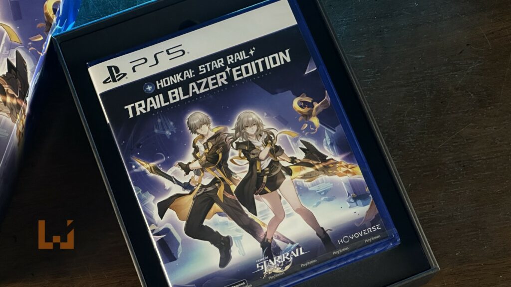 《崩坏：星穹铁道》PS5实体版「开拓者版本」开箱：全息角色卡片设计尽显奢华！ - Wanuxi