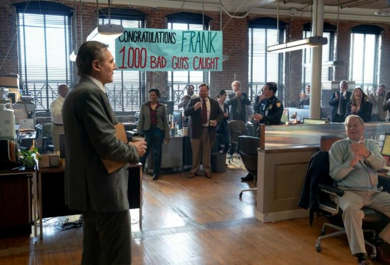 新版《白头神探》影评：相隔30年重启归来，荒诞喜剧再度出击！ - Wanuxi